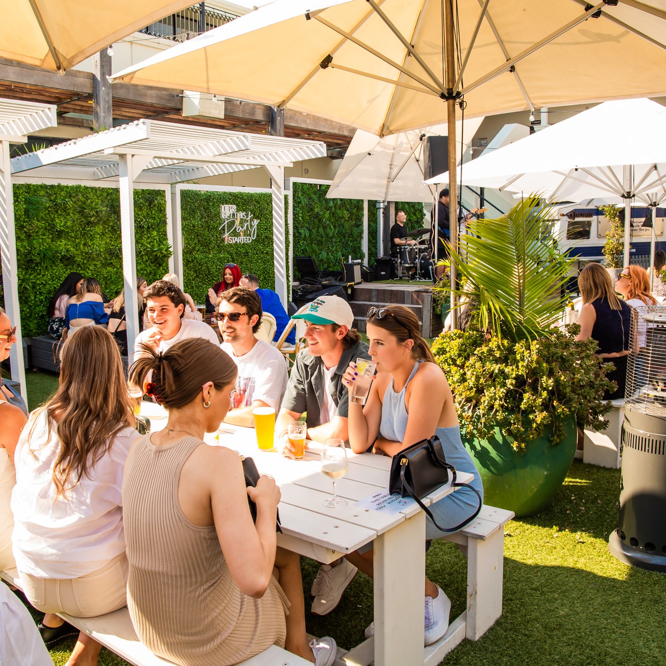 Republica | Beachside Restaurant Venue in St Kilda | MHP