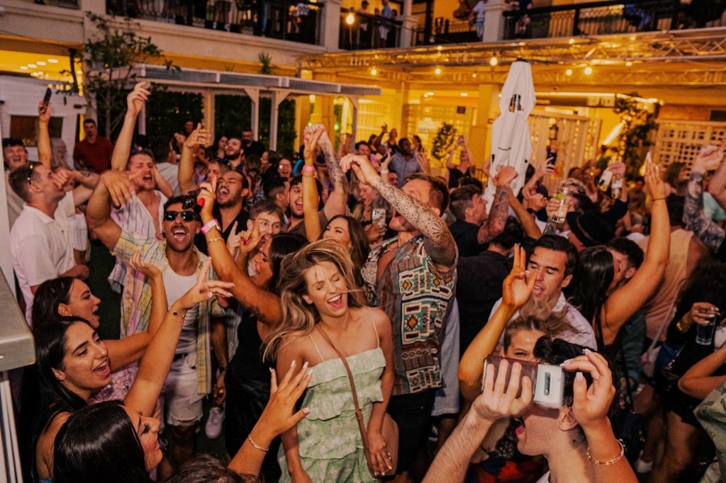 Republica | Beachside Restaurant Venue in St Kilda | MHP